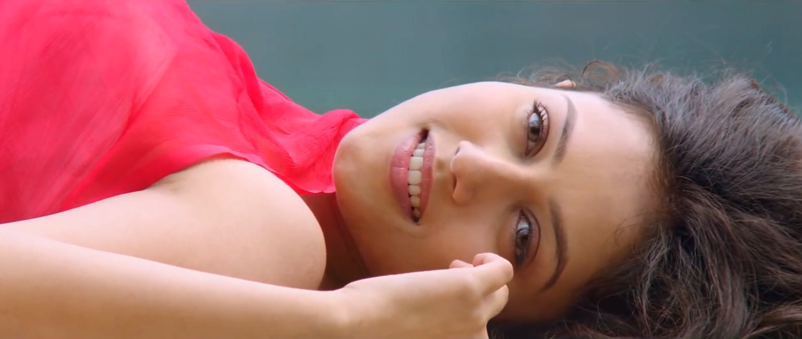 Adiye Adiye Song Lyrics